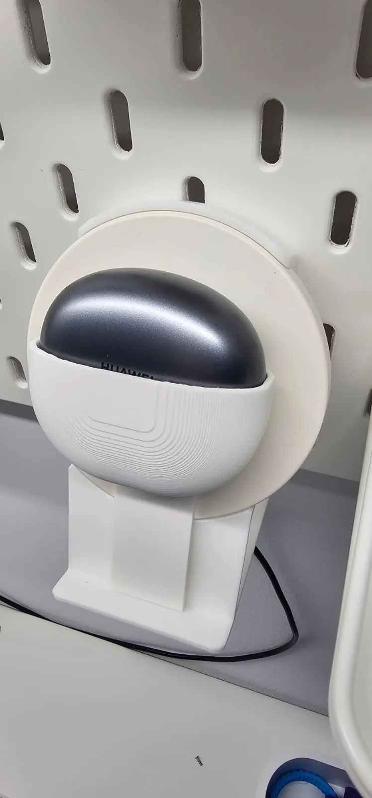 Huawei FreeClip Wireless Charging Cradle - Free 3D Print Model - MakerWorld