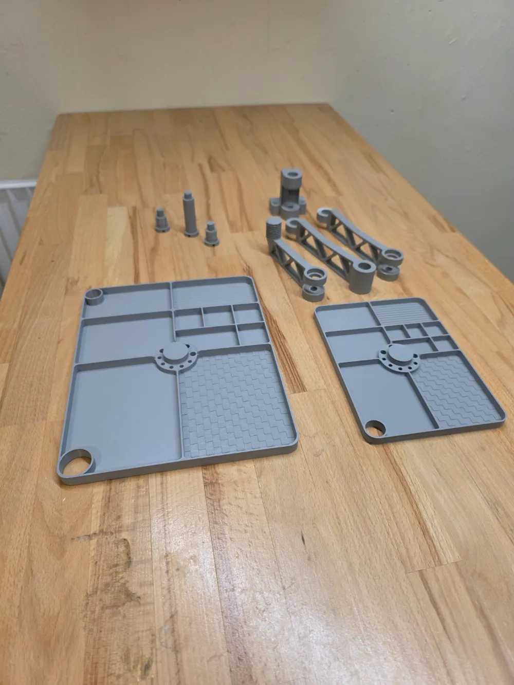 Articulated Tech Tray by 3D Innovations MakerWorld: Download Free 3D Models