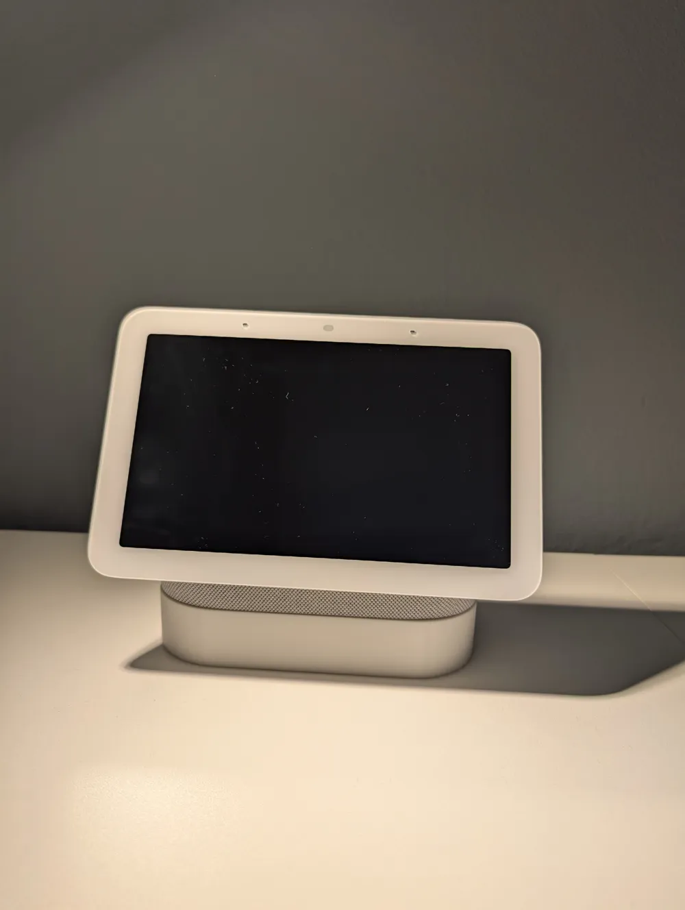 Google Nest Hub 2 Stand – Keep Your Cables Tidy - Free 3D Print Model ...