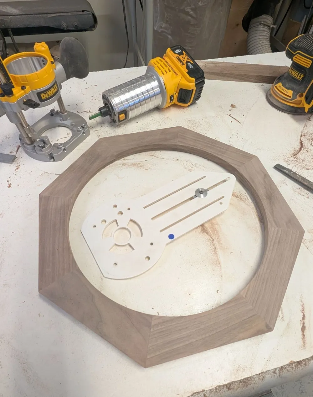 Dewalt DNP612 Circle Cutting Base - Free 3D Print Model - MakerWorld