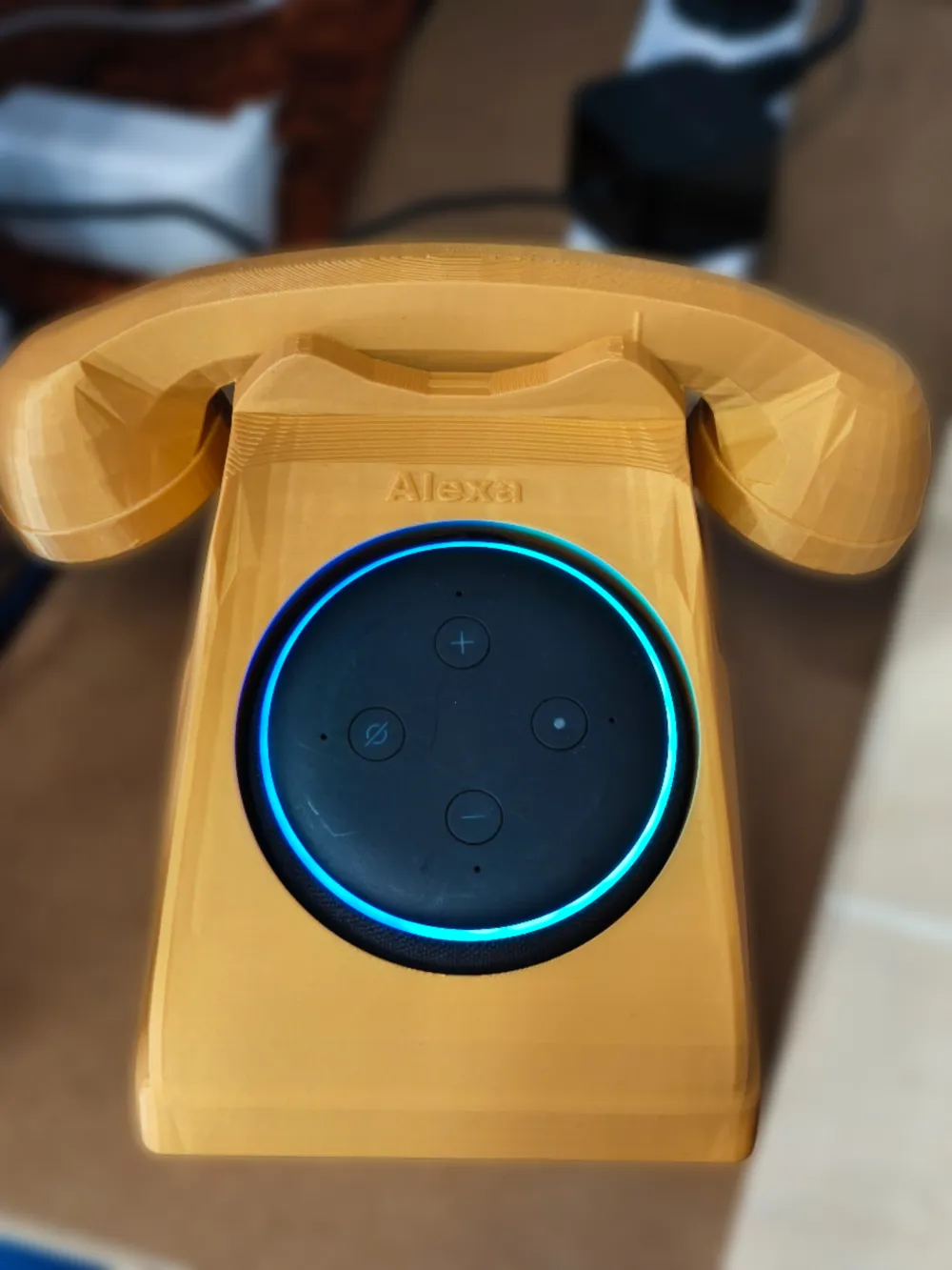 Alexa Eco Dot Old phone case by Creatività in 3D MakerWorld: Download ...