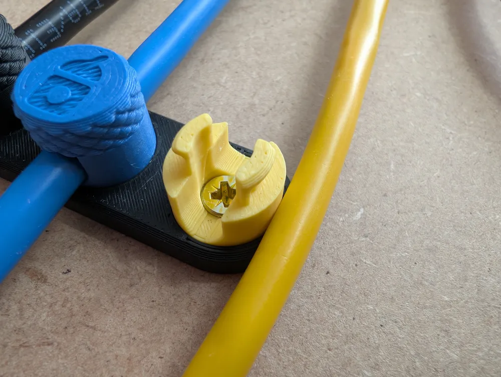Squirrel Grip - a versatile, modular cable clip by Nick Johnson ...