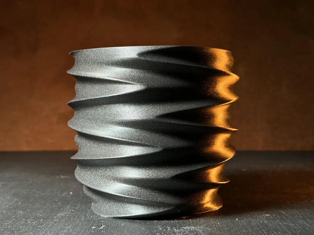 carbon wave · planter by Little Bloom - MakerWorld