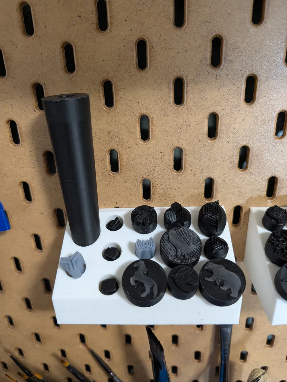 Skadis Stamp Holder with Handle Slot - Free 3D Print Model - MakerWorld