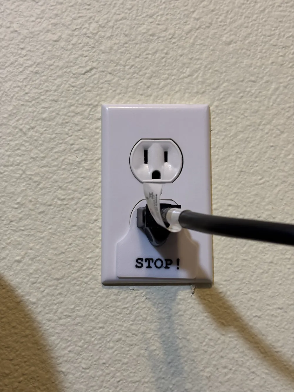 US Outlet Marker Tags - Stop Accidental Unplugging - Free 3D Print ...