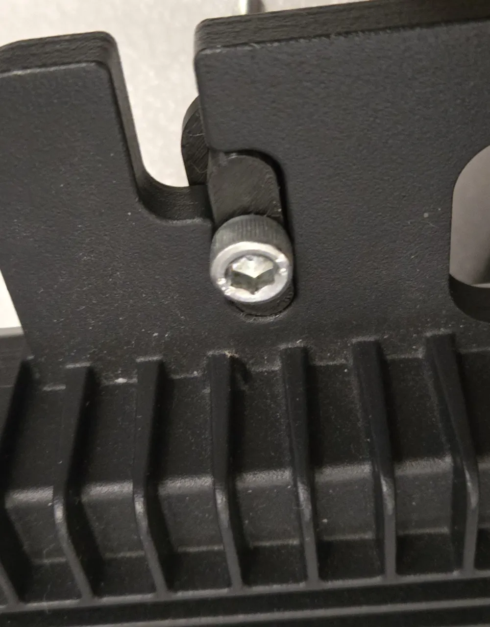 Supporto a parete a T per Hoymiles HMS-800W-2T M6 M8 - Modello di ...