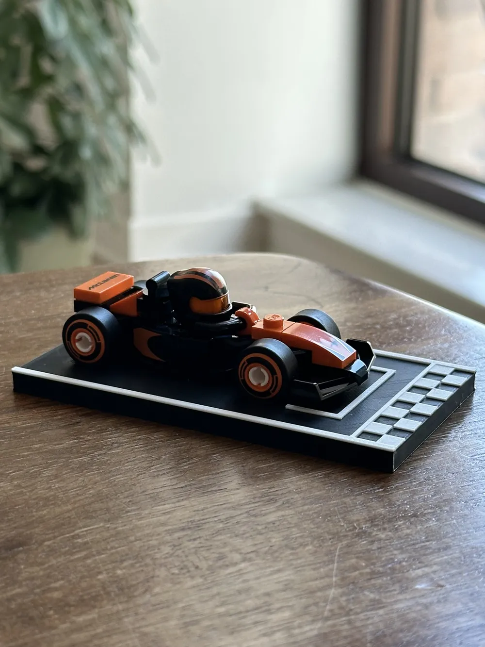 F1 Bricks Minifigure small display - Starting line by TheLayerClub ...