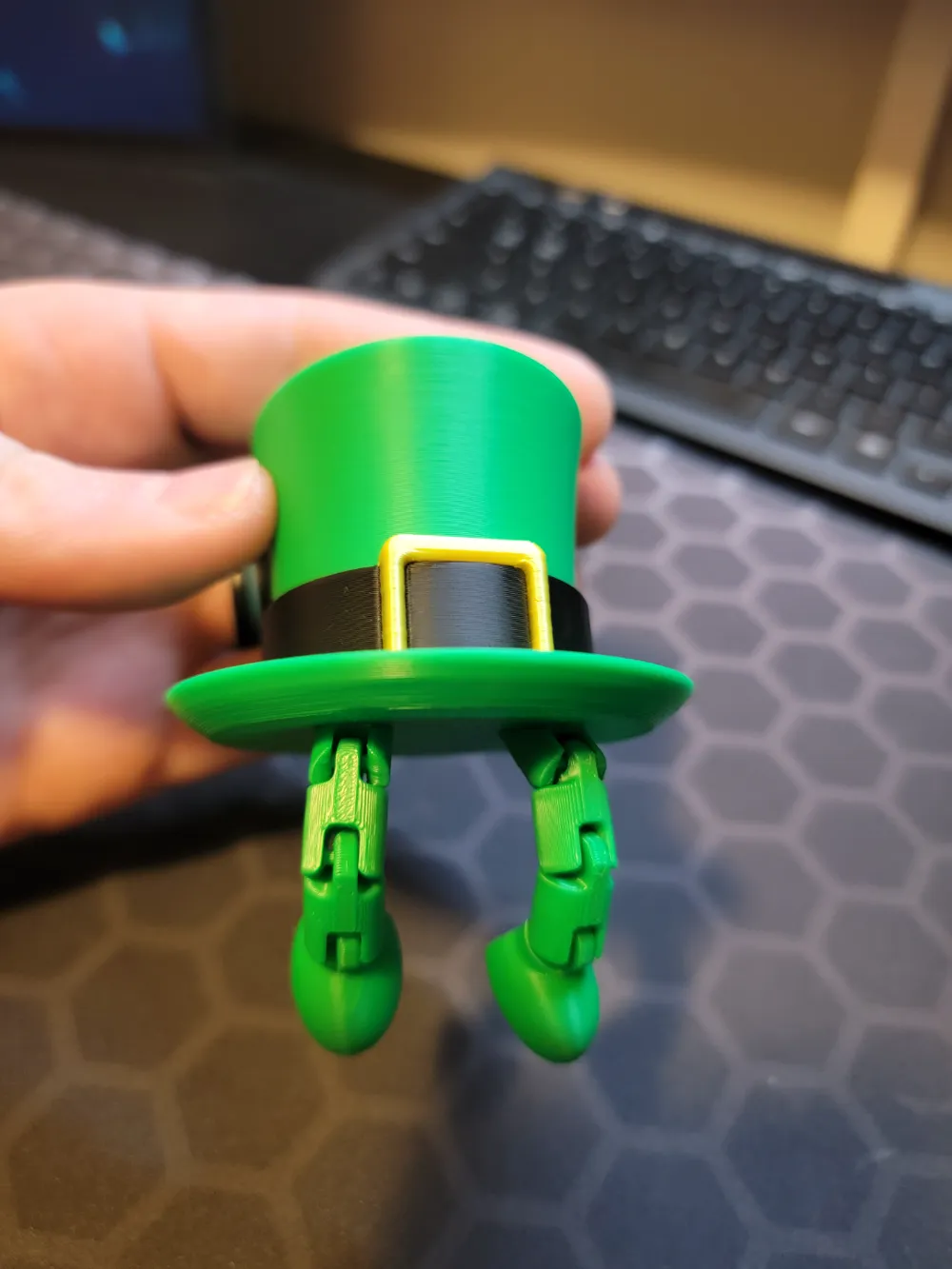 Articulated St. Patricks day hat by Tresca3D MakerWorld: Download Free 3D Models