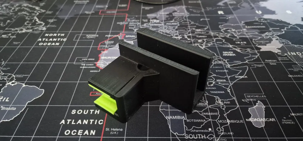 Third hand v2 tools for boards positioning - Free 3D Print Model ...