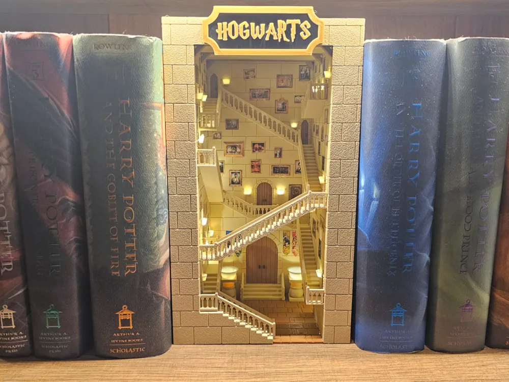 Harry Potter Hogwarts Book Nook by Ryschweitzer - MakerWorld