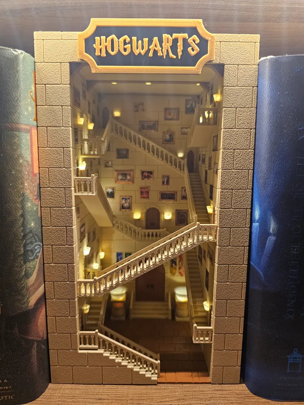 Harry Potter Hogwarts Book Nook by Ryschweitzer MakerWorld: Download Free 3D Models