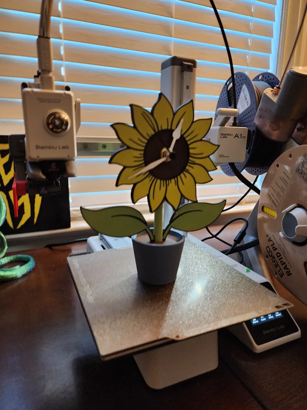 Sunflower Clock - Free 3D Print Model - MakerWorld