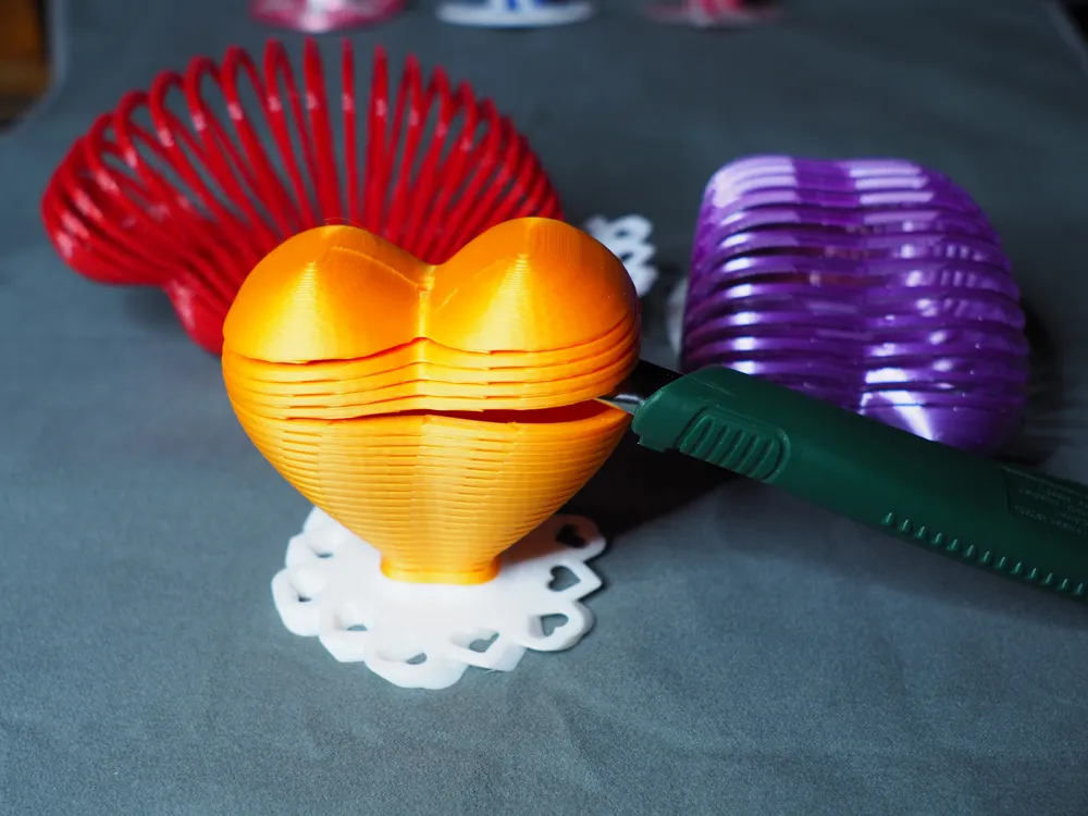 Springy Bouncy Heart - PLA rec. - Slinky Spiral - Free 3D Print Model ...