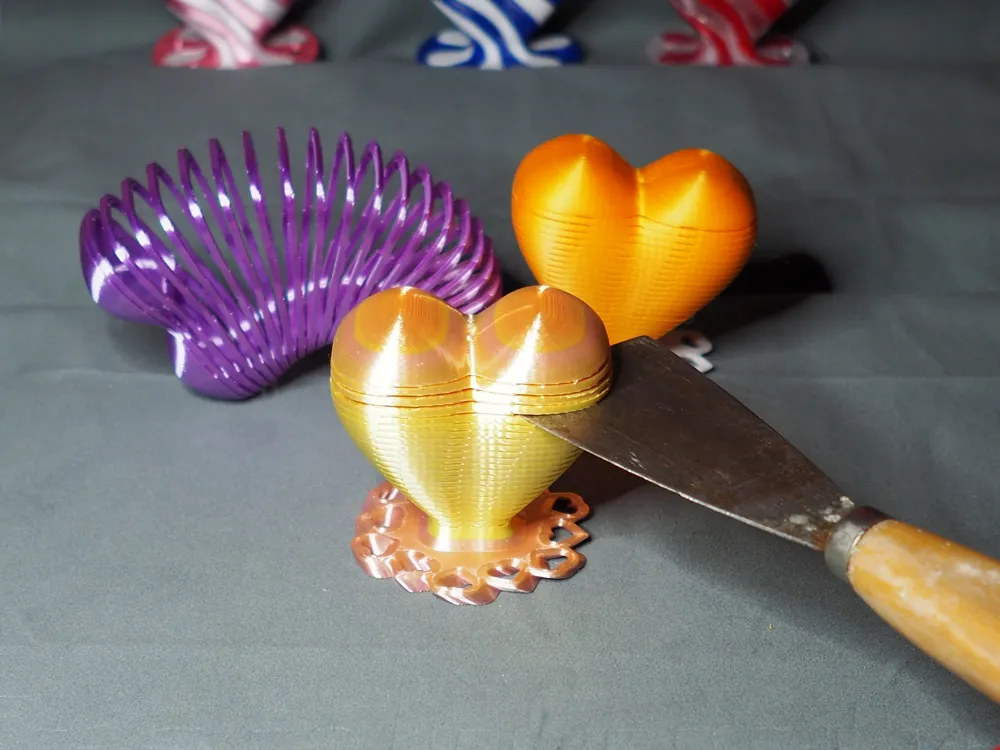 Springy Bouncy Heart - PLA rec. - Slinky Spiral - Free 3D Print Model ...