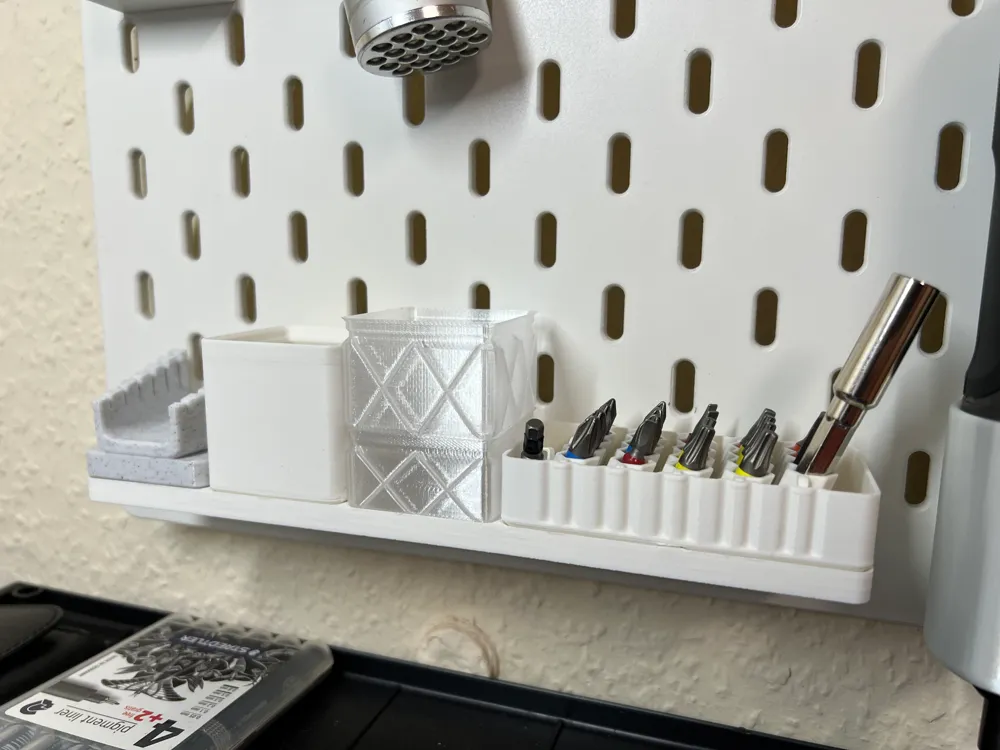 Skadis/wall Gridfinity 1x5 base plate Remixed by Arough - MakerWorld