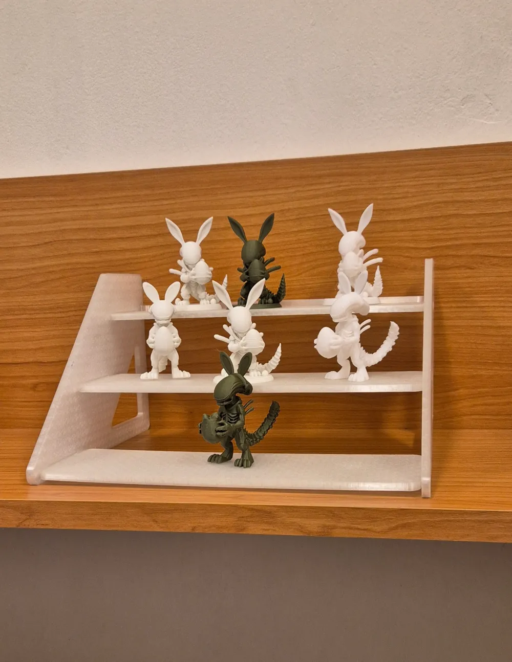 Set of 2 Easter Xenomorphs with Bunny Ears by JLA1mini MakerWorld ...