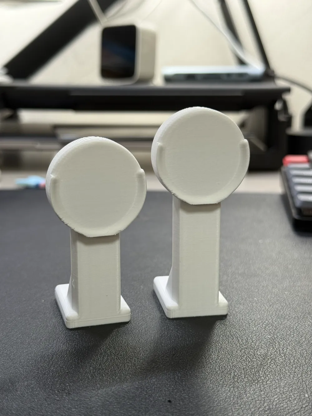 Pokeball Base Stand (Retractable) - Free 3D Print Model - MakerWorld