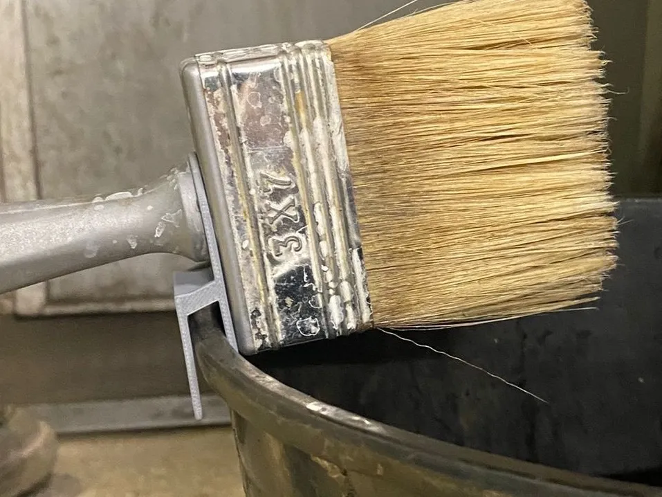 Brush Saver by LorenzCR - MakerWorld