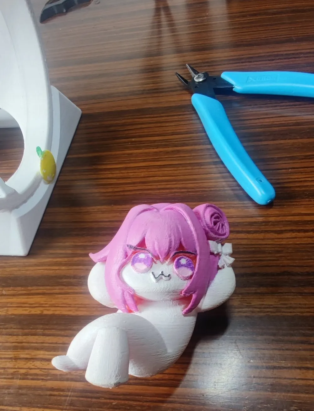 Doro phone stand by oumuamua MakerWorld: Download Free 3D Models