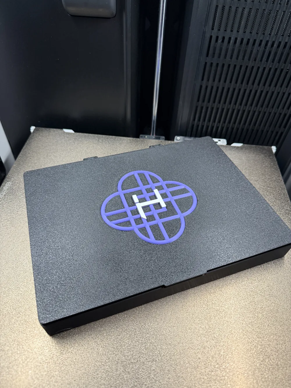 KPop Dämonenjäger Zoey Waffe (Shin-kal) von Bastien MakerWorld: Kostenlose 3D-Modelle herunterladen