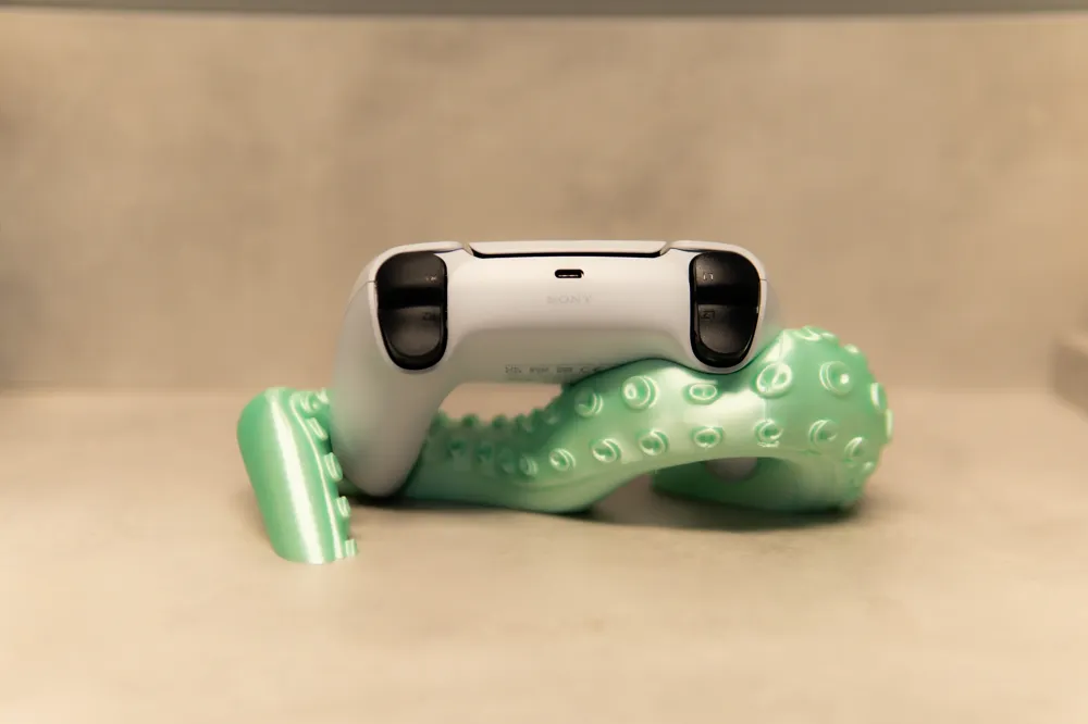 Cursed Tentacle Holder - PS5 Controller - Free 3D Print Model - MakerWorld
