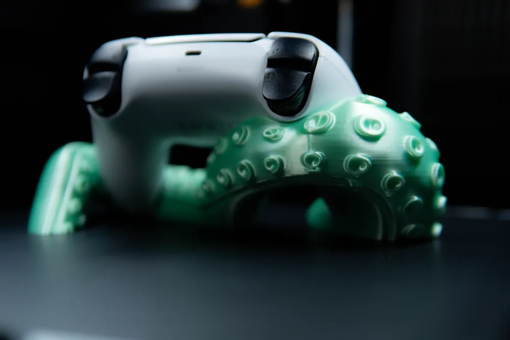 Cursed Tentacle Holder - PS5 Controller - Free 3D Print Model - MakerWorld
