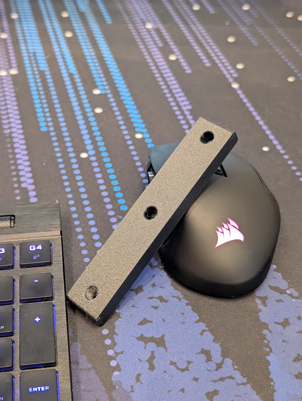 Xeneon Edge to Wave Mic Arm LP Adapter - Free 3D Print Model - MakerWorld