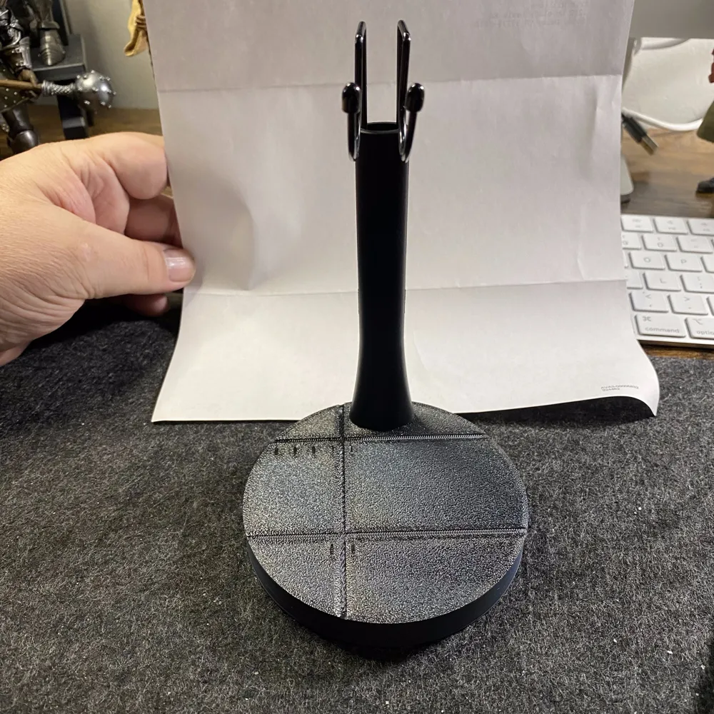 1:6 scale figure stand with smaller footprint by Geeky83 MakerWorld ...