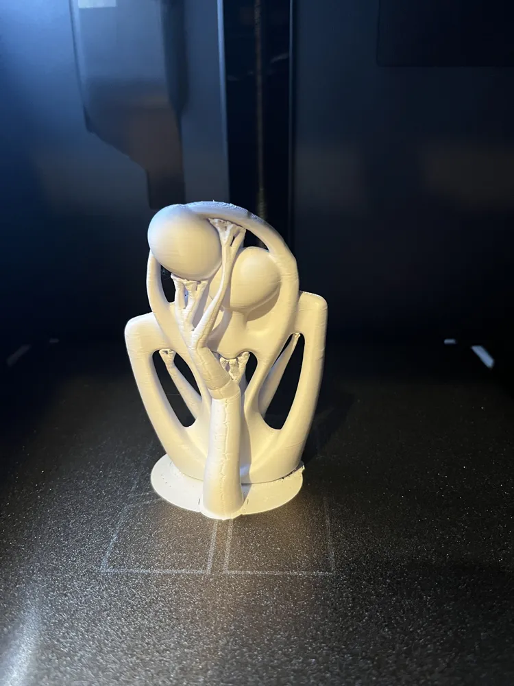 Statue couple - Free 3D Print Model - MakerWorld