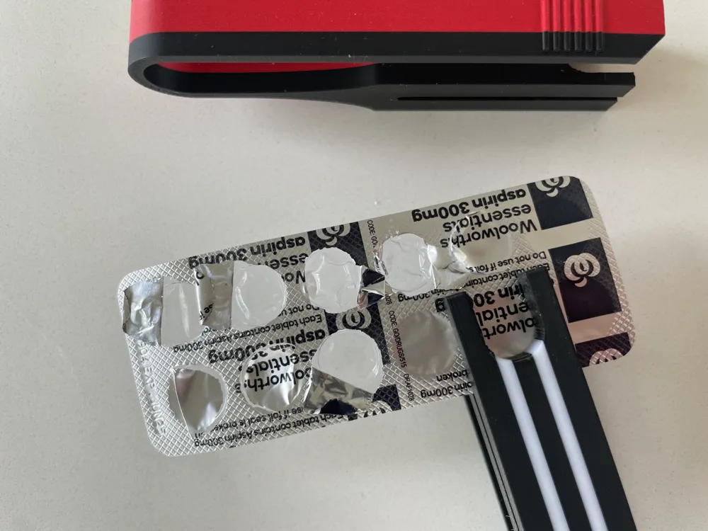 Pill Popper Tool (for Smaller Pills) by col4444 - MakerWorld