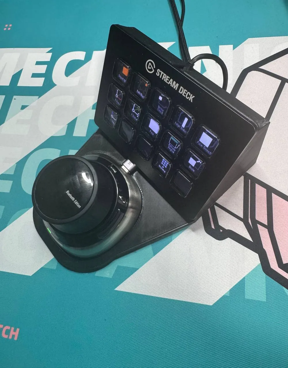 Spacemouse and Stream Deck Holder Dock by Industrial Illusions - MakerWorld