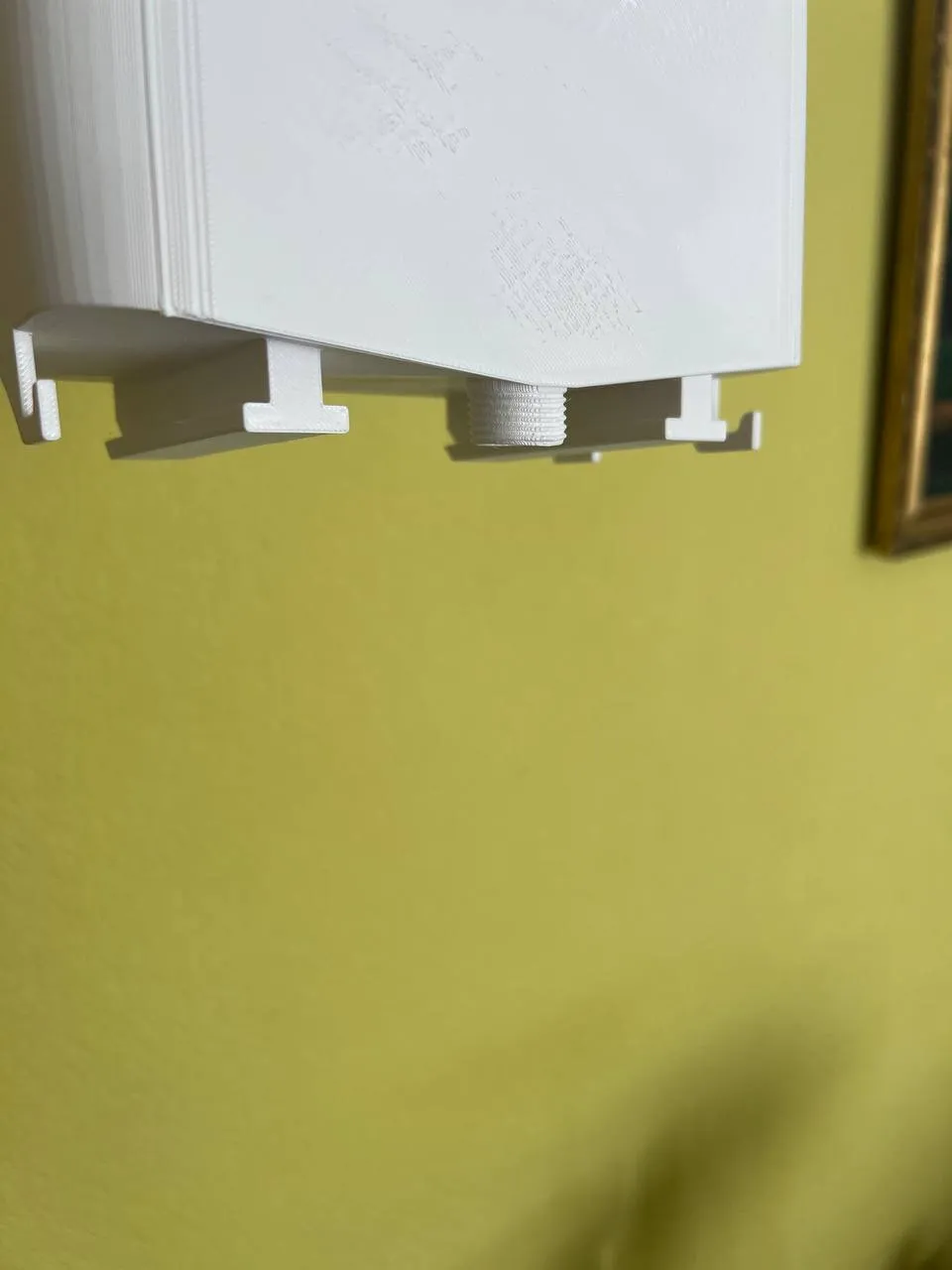 Universal 2.5L Wall-Mount Water Tank - Free 3D Print Model - MakerWorld