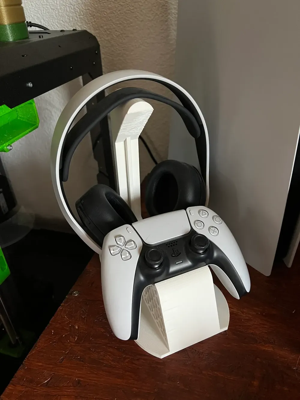PS5 Controller Headset Stand by vitaprint 3D MakerWorld: Download Free ...