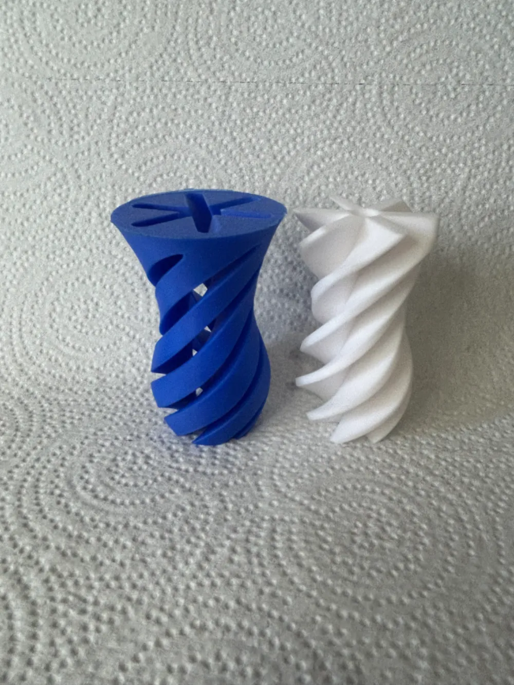 Fun Hour Glass shaped Vortex Fidget Twister - Free 3D Print Model ...