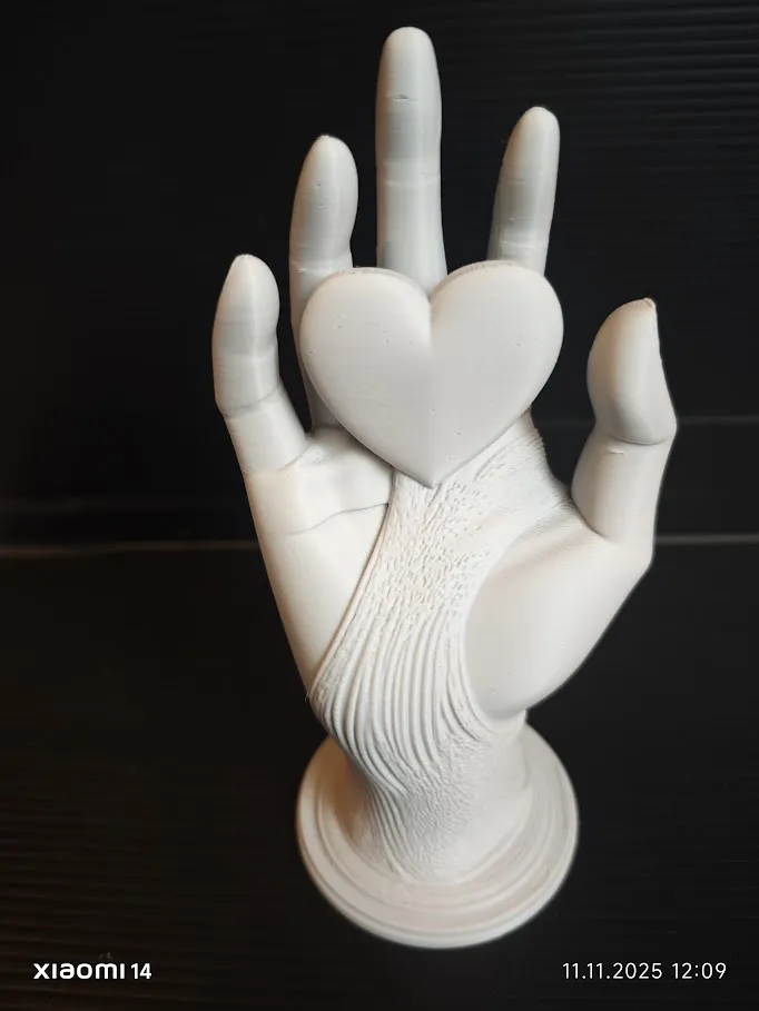 heart in hand - Free 3D Print Model - MakerWorld