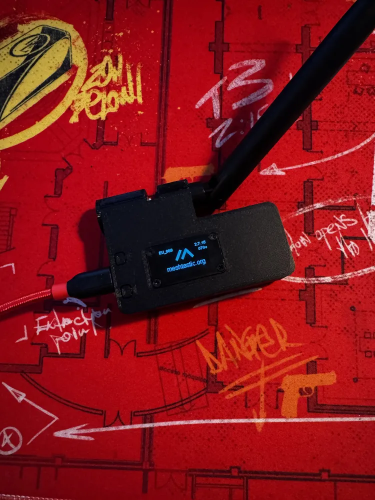 Carcasa Heltec V4 con soporte para ventana de coche - Modelo de ...