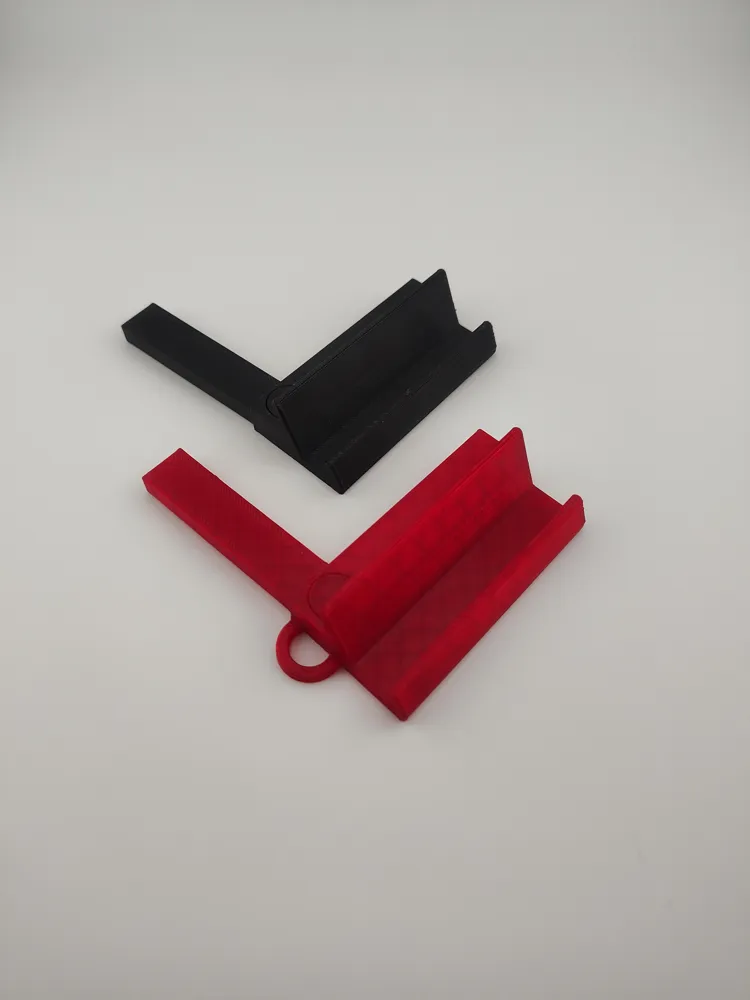 スマホスタンド – 10mm / 12mm 折りたたみ式後脚付き 作成者： VoxelVibe MakerWorld：無料3Dモデルをダウンロード