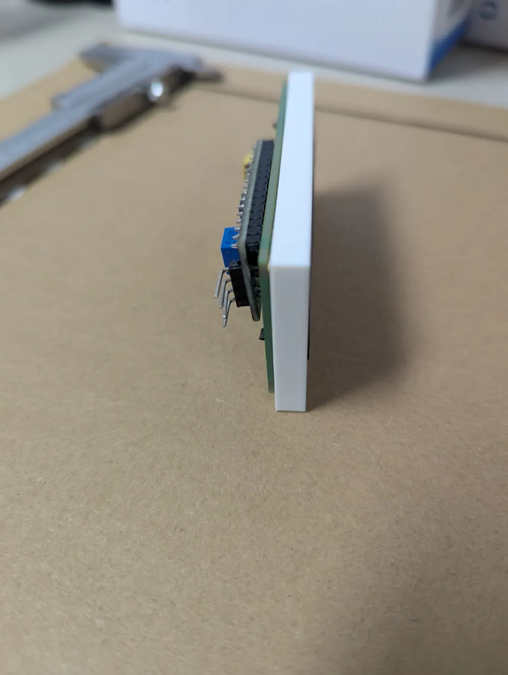 Cubierta LCD - Modelo de impresión 3D gratuito - MakerWorld