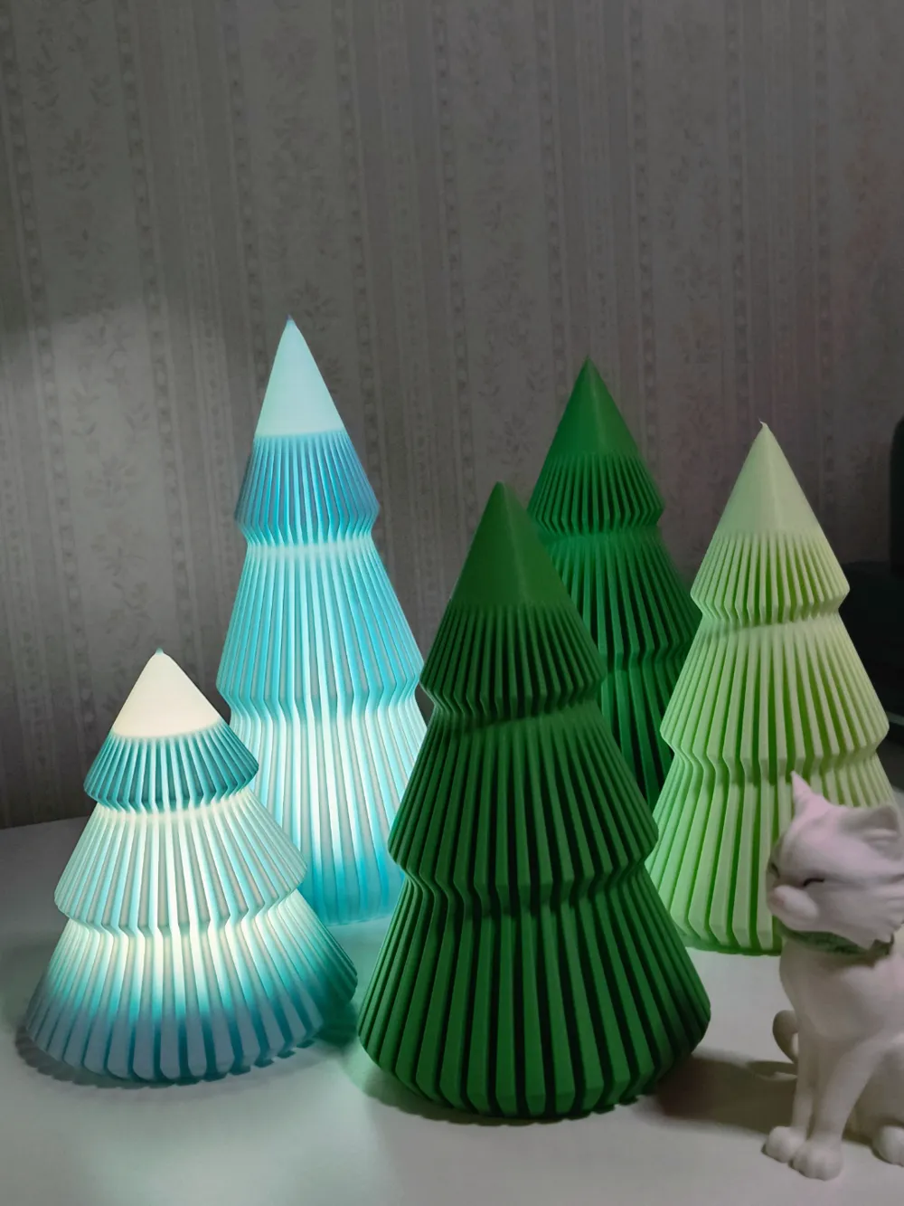 Christmas Tree for Bambu RGB Puck Light by JOLKA MakerWorld: Download ...