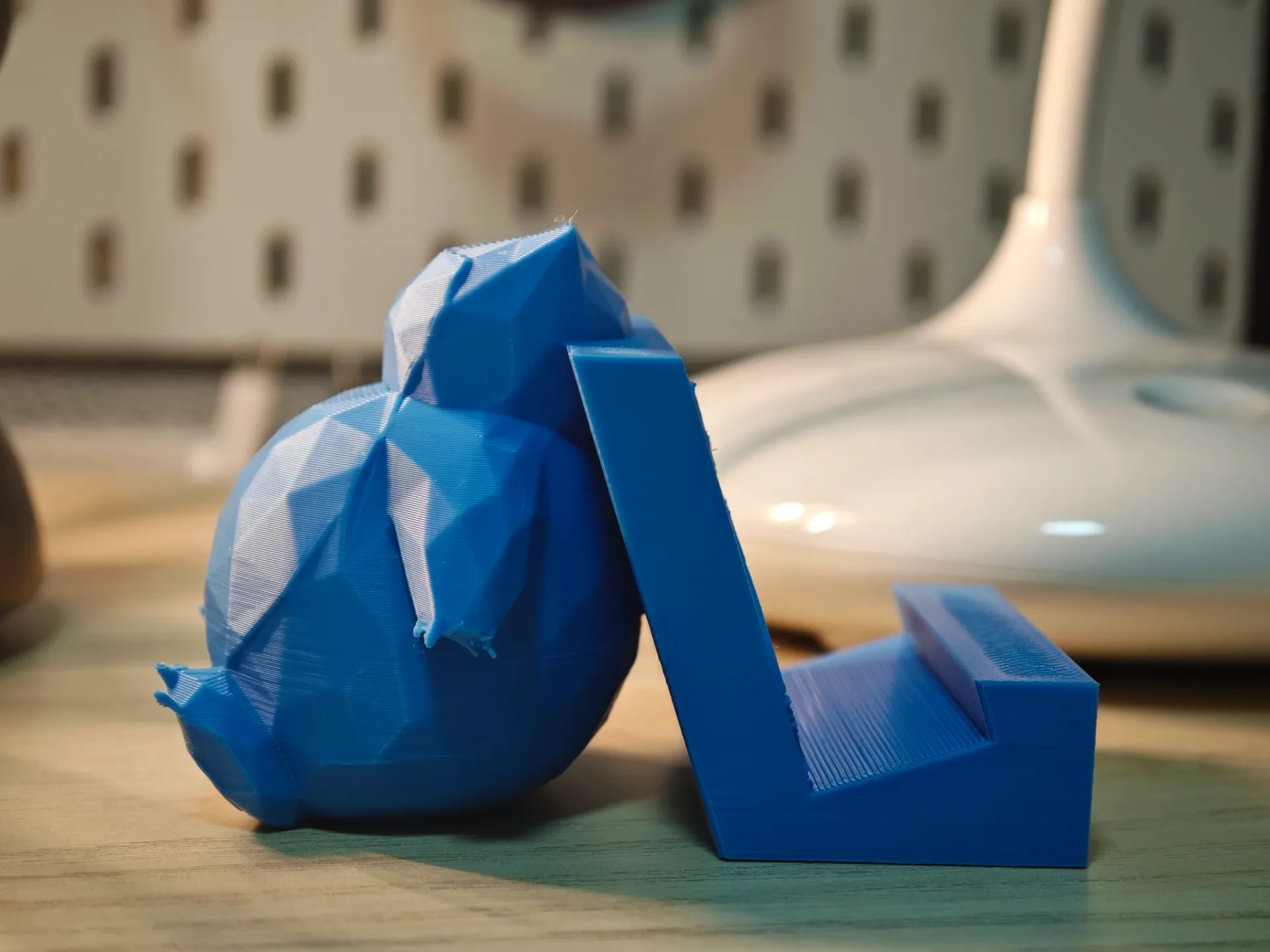Snorlax Phone Stand by AtamiSquare - MakerWorld