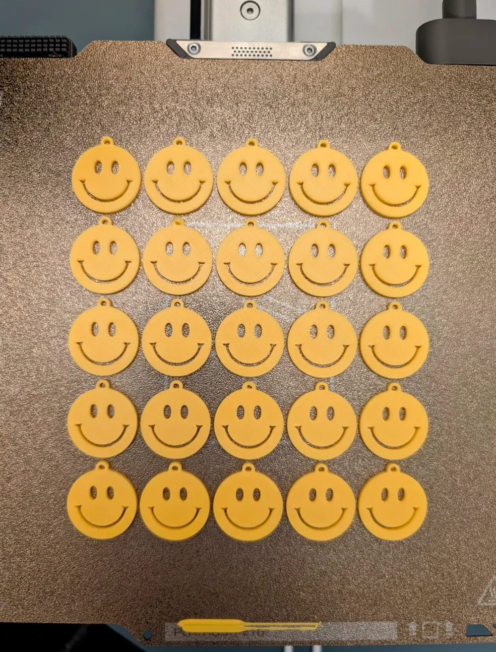 Smiley Face Keychain by Amanda Roos MakerWorld: Download Free 3D Models