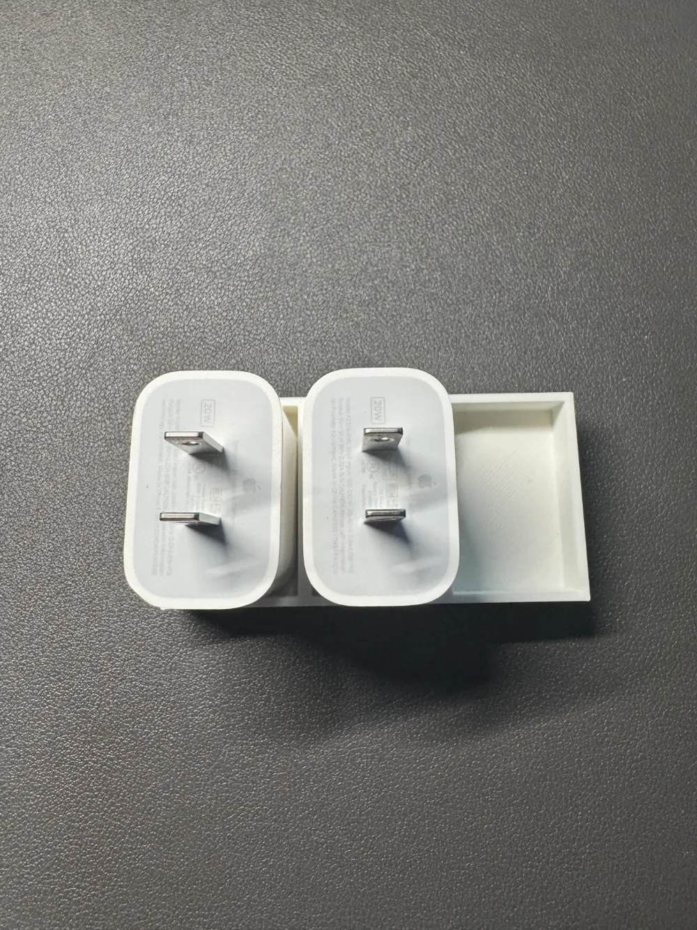 Organizer for 3 Apple 20W Apple USB-C Block by L-Mack - MakerWorld