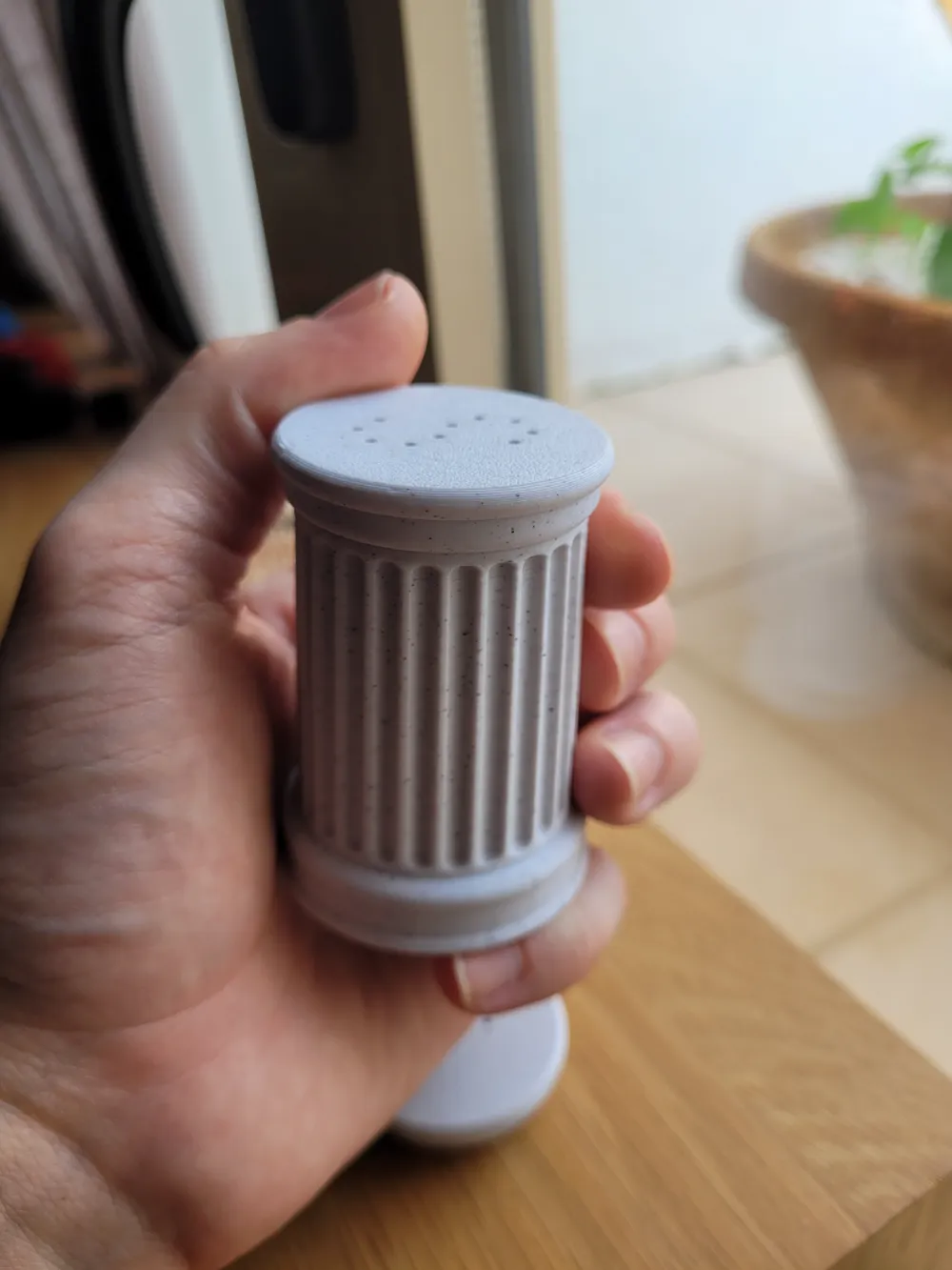 Salt and pepper shakers roman/greek style by Kosh - MakerWorld