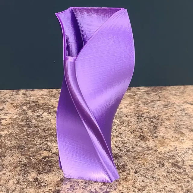 Unzipped Modern Twist Vase by Makers Mashup - MakerWorld