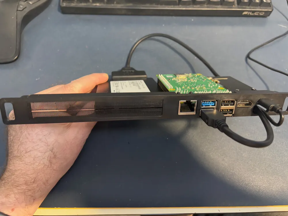 0.5U 10 inch rack mount for RPi4 + SSD + WirePass by SigOSMakerWorld ...