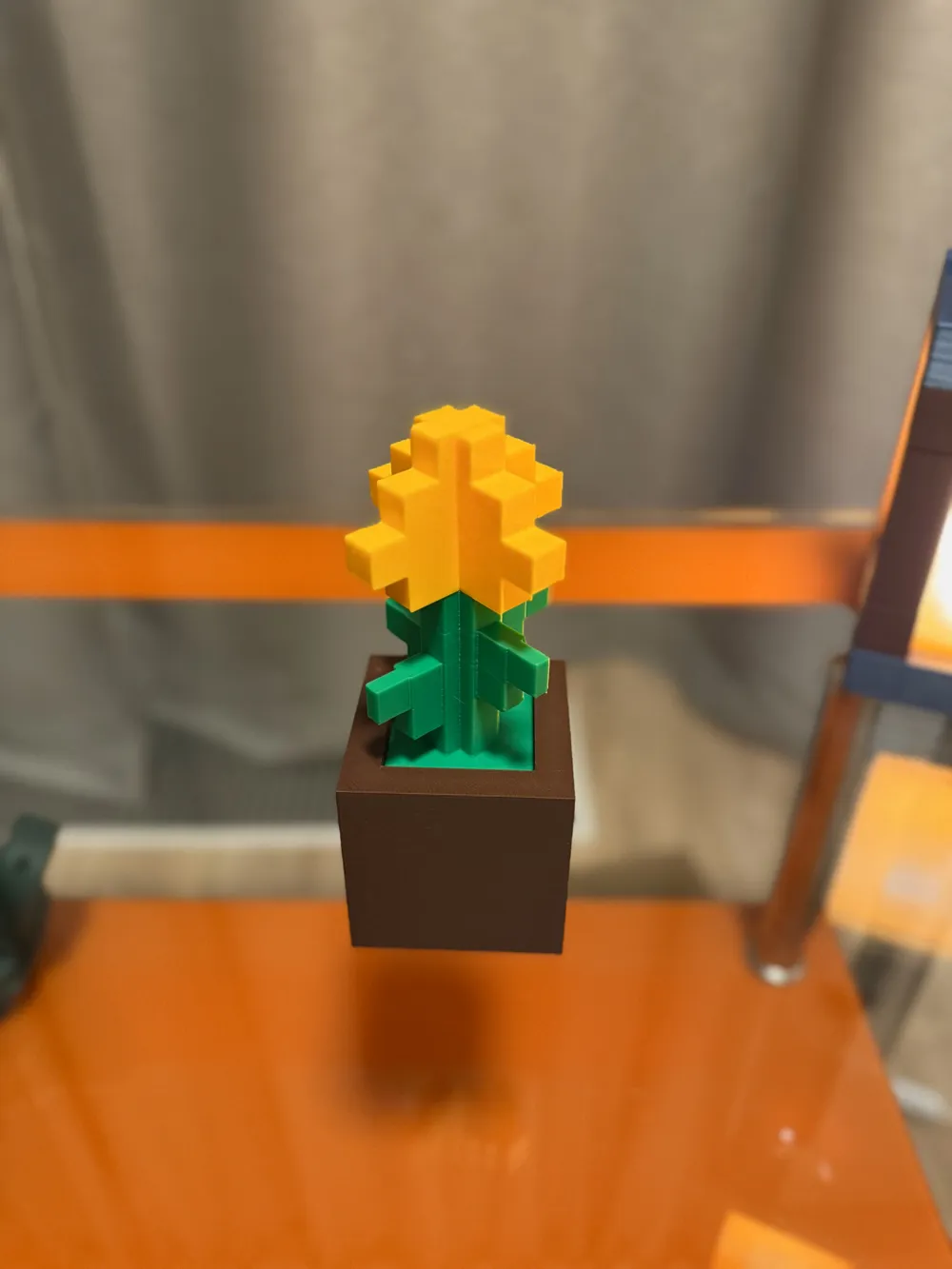 Flor de diente de león de Minecraft en maceta por NataliaFajnorova ...
