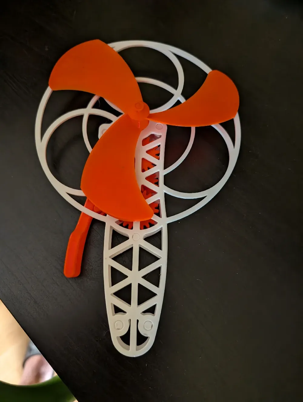 manual fan hand crank fan - Free 3D Print Model - MakerWorld