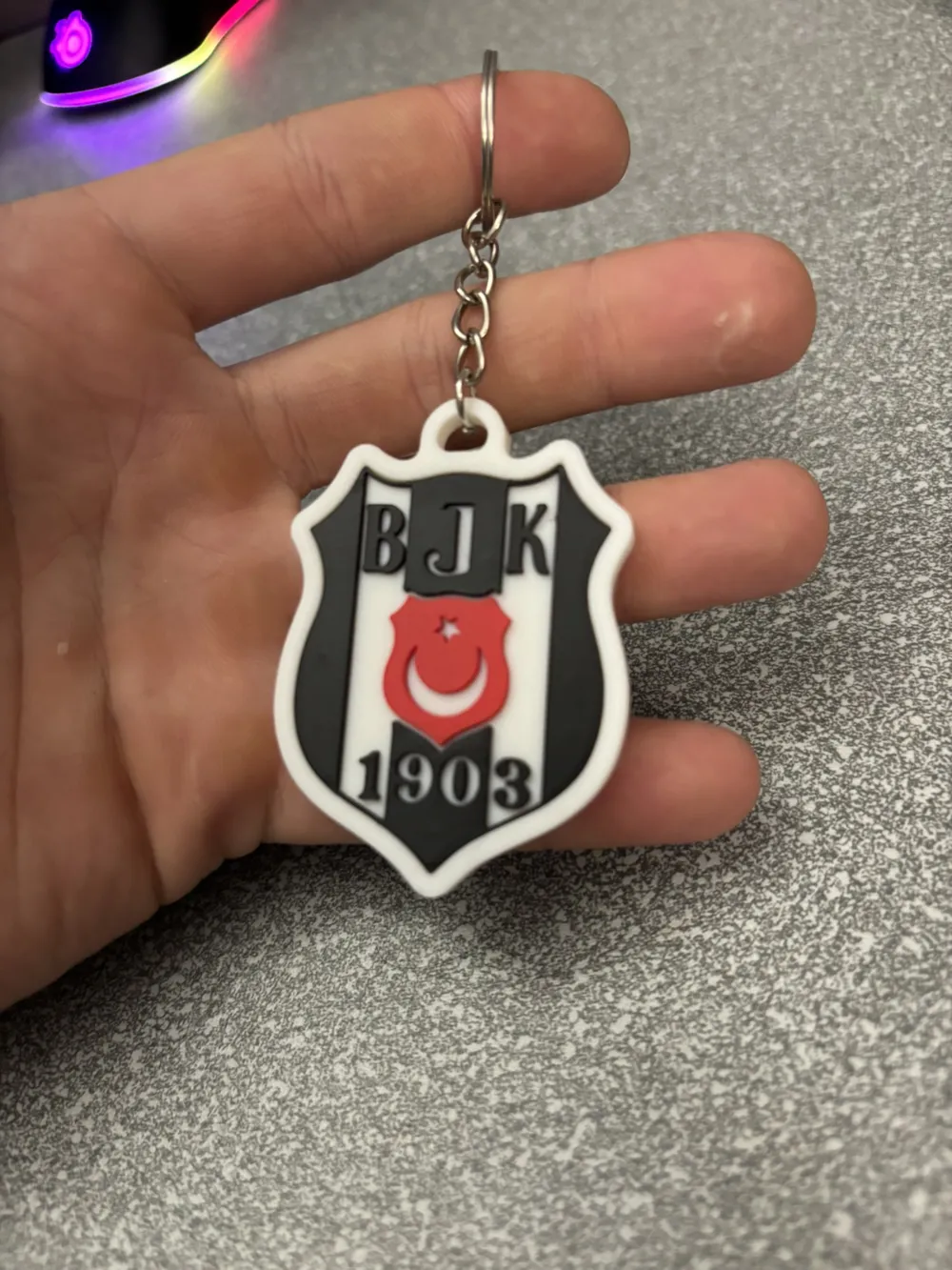 Beşiktaş JK Keychain by MORTI$ MakerWorld: Download Free 3D Models