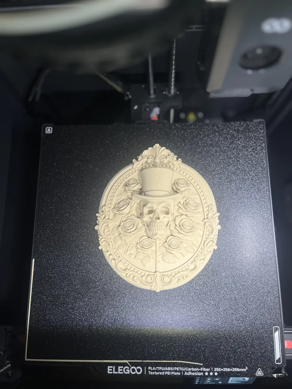 Gothic relief skull rose - Free 3D Print Model - MakerWorld
