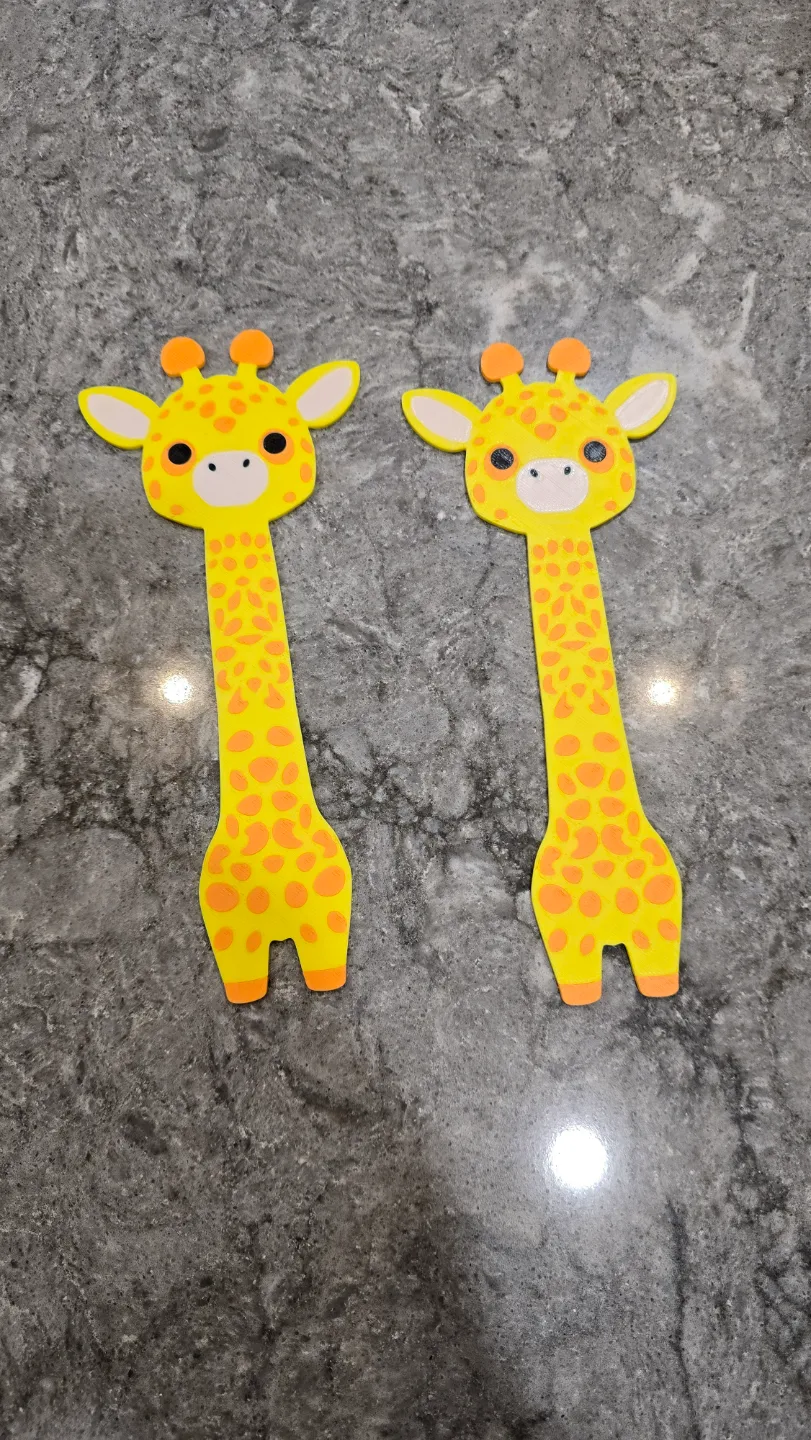 Baby Giraffe Bookmark by PlasticKraken - MakerWorld